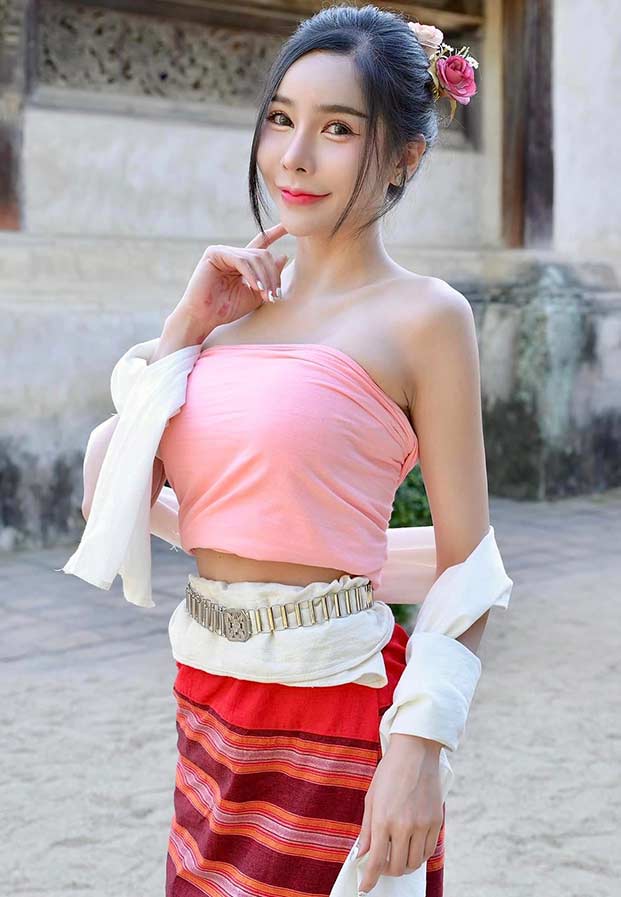 Gam Ploy (แกมพลอย) นางแบบสาวสวย หุ่นเอ็กซ์ เผ็ดร้อนทุกอณู